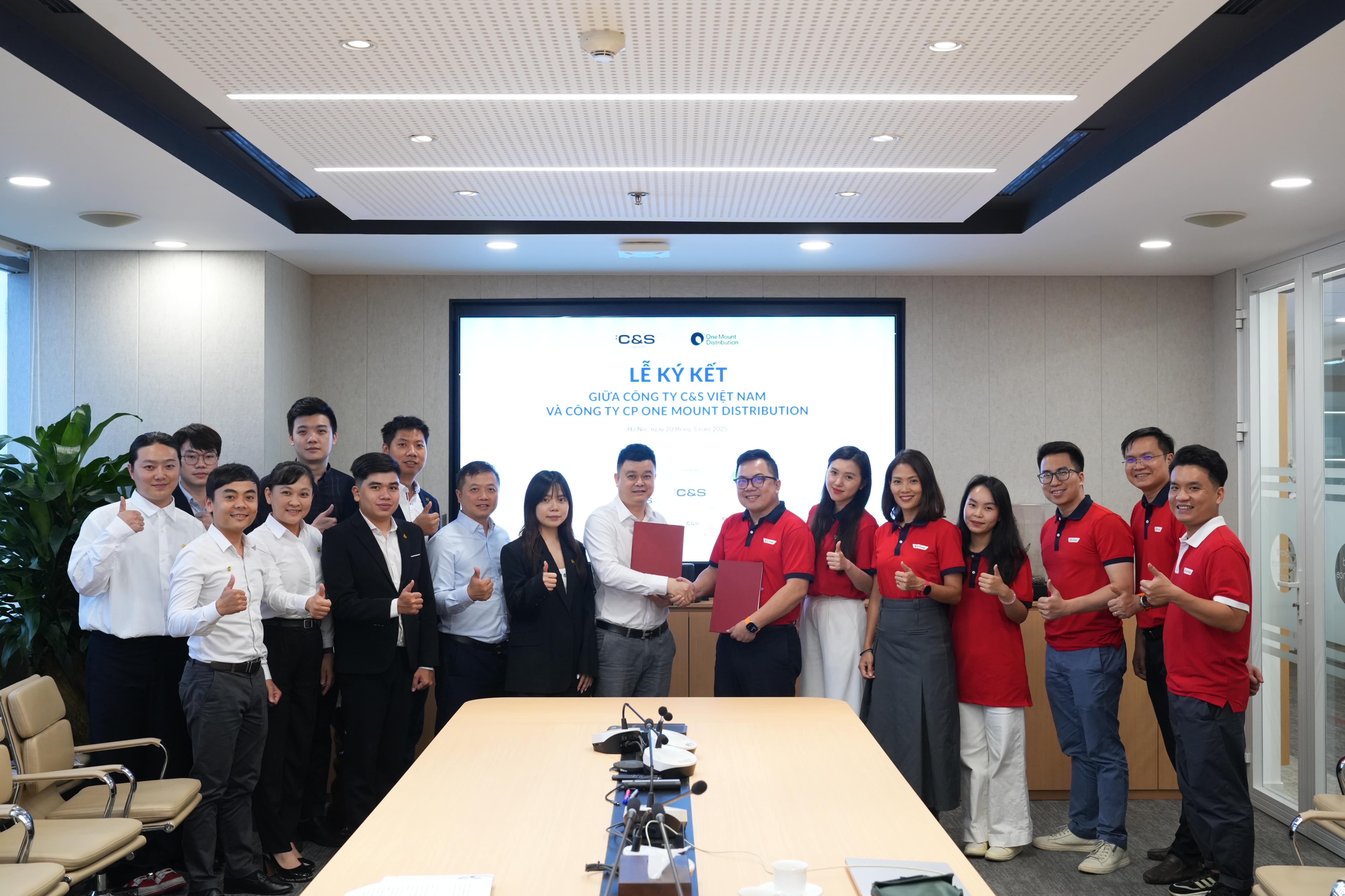 CHÍNH THỨC: One Mount Distribution bắt tay cùng Nhãn hàng C&S đưa sản ...