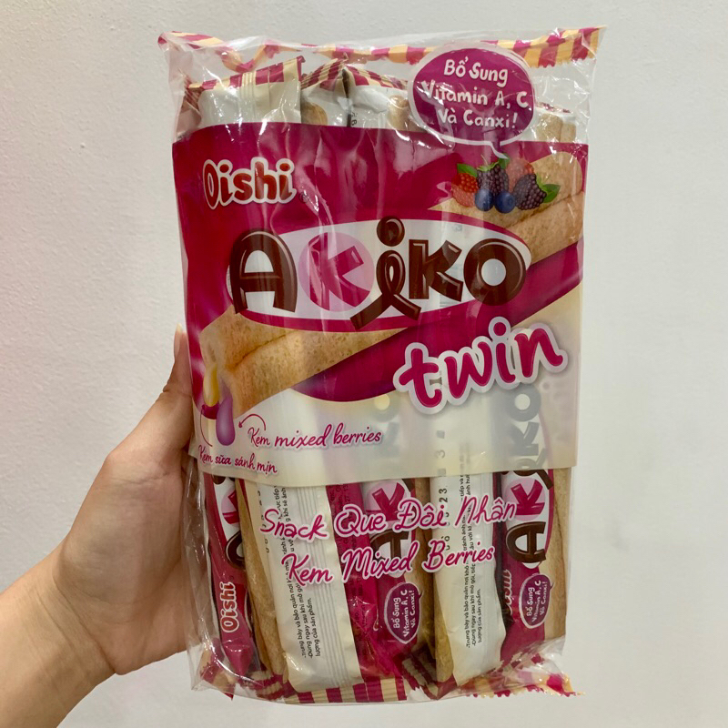 1 thùng 10 gói Snack que đôi Oishi Akiko nhân kem mixed 140g giá bao nhiêu?